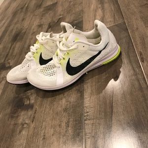 Nike - Gently used Nike shoes. from Sydney's closet on Poshmark